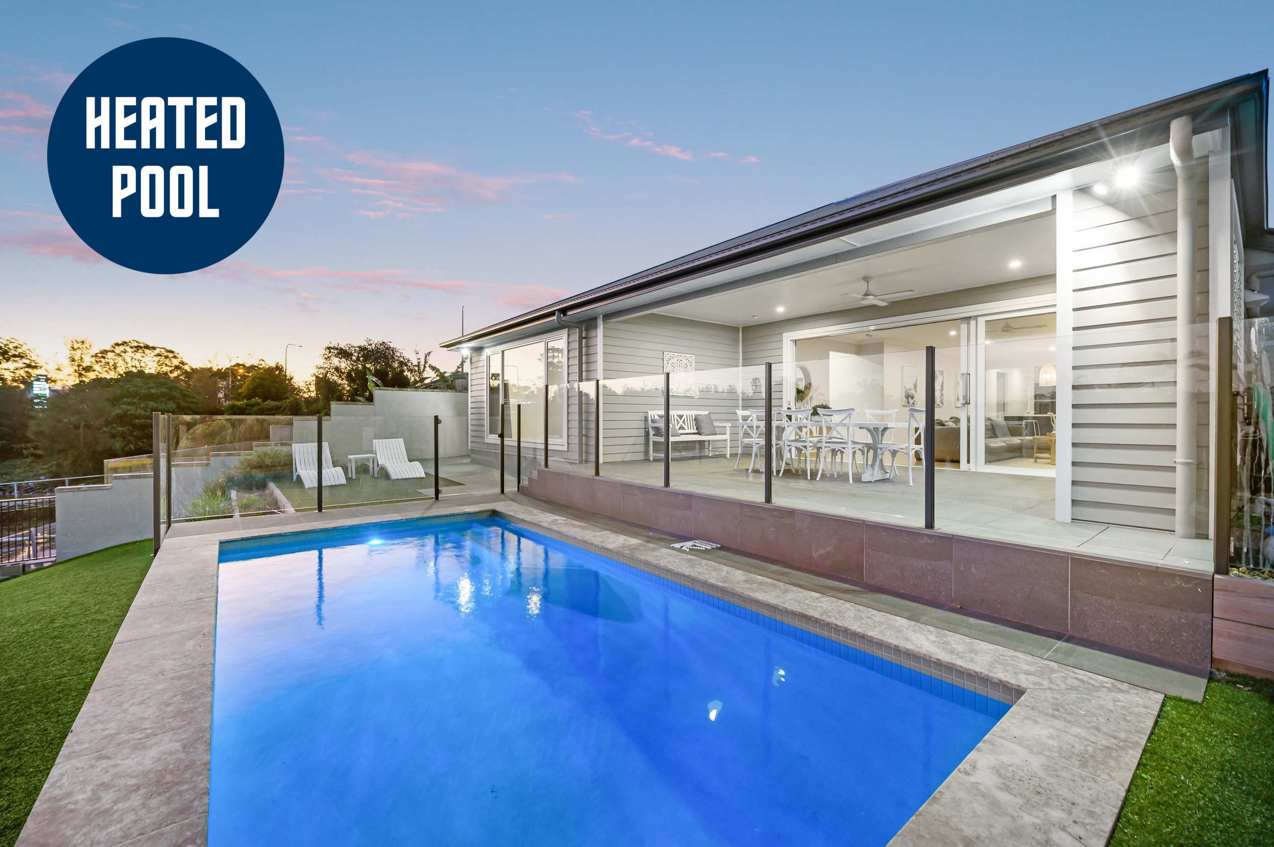 Capri Waterfront Resort-Style 5BR & Pool - BNB Booking